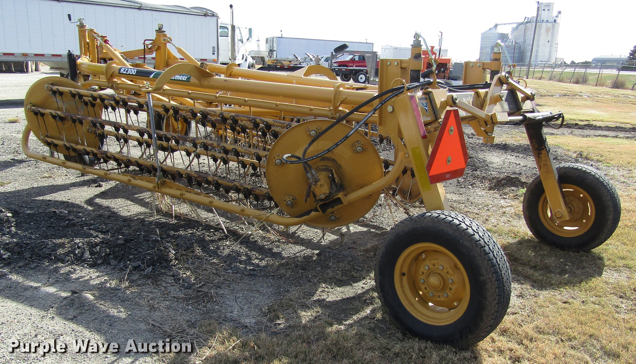 Vermeer R2300 hay rake in Plainville, KS | Item DB4769 sold | Purple Wave