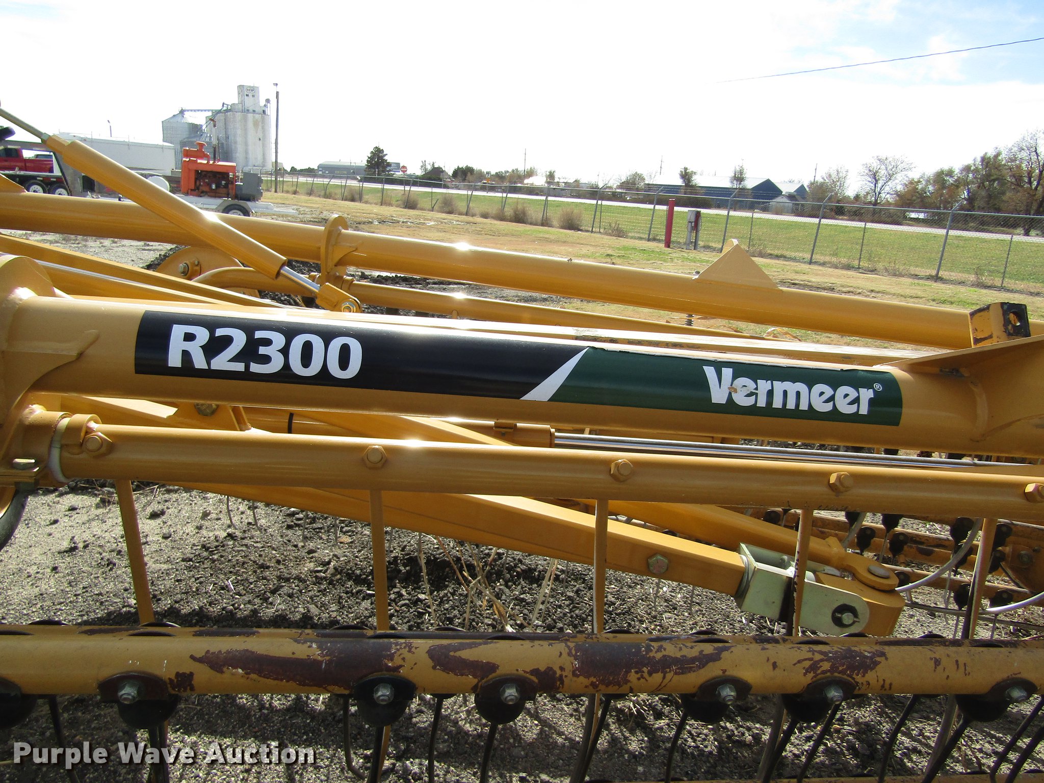Vermeer R2300 hay rake in Plainville, KS | Item DB4769 sold | Purple Wave