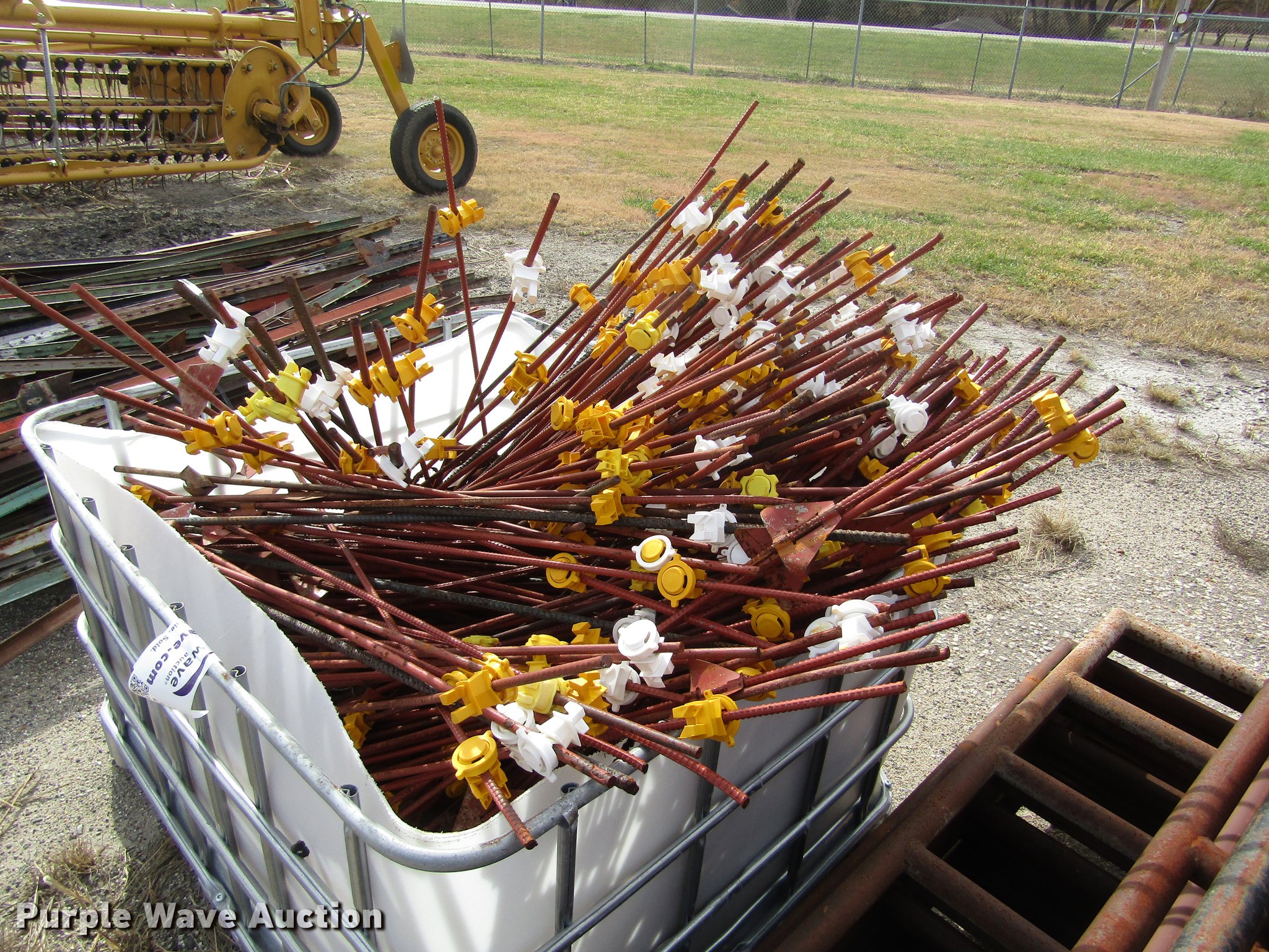 (250) electric fence posts in Plainville, KS | Item DB4811 sold ...