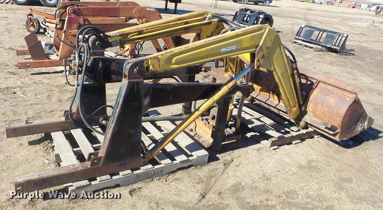 Davis loader in Kinsley, KS | Item EH9065 sold | Purple Wave