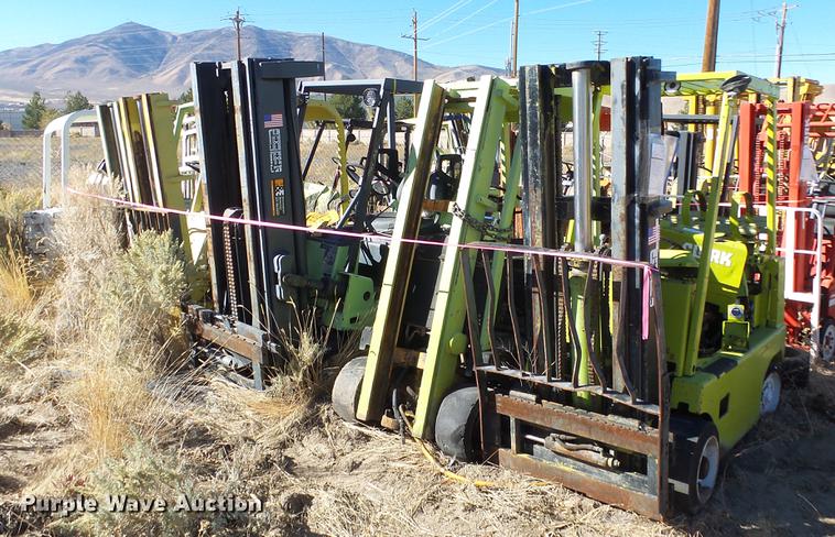 (6) Clark salvage forklifts in Reno, NV | Item FS9792 sold | Purple Wave