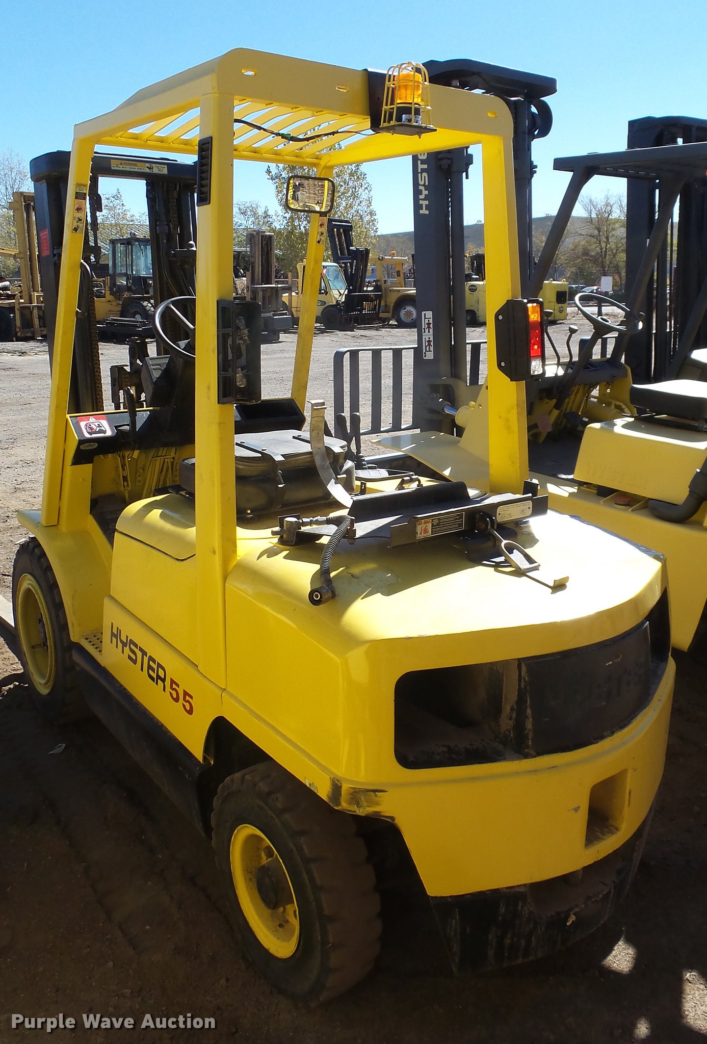2004 Hyster H55XM forklift in Reno, NV | Item FQ9263 sold | Purple Wave