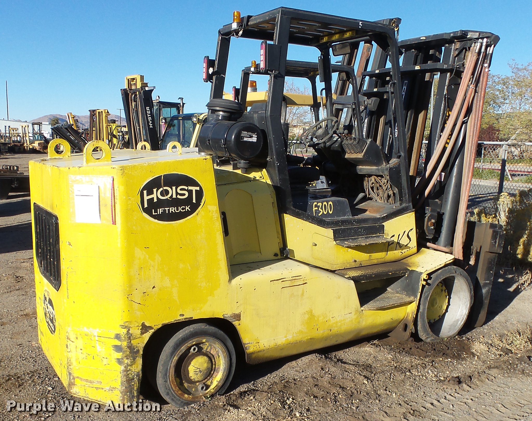 Hoist F300 FKS series forklift in Reno, NV | Item FQ9273 sold | Purple Wave