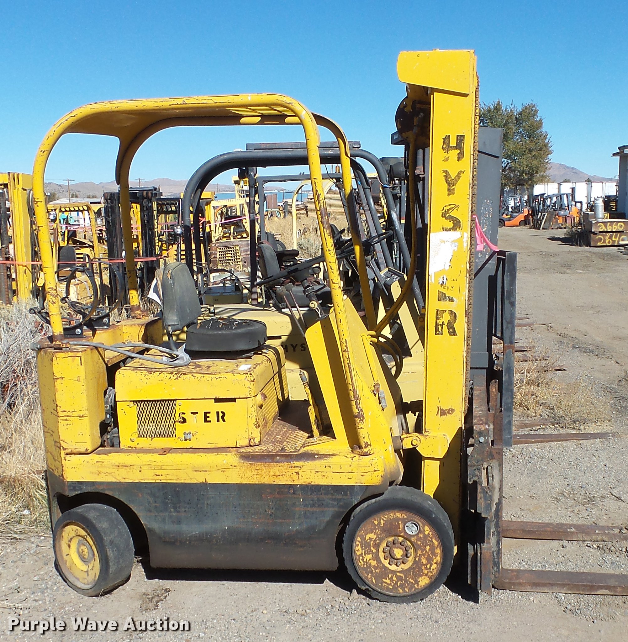 (5) Hyster salvage forklifts in Reno, NV | Item FS9762 sold | Purple Wave