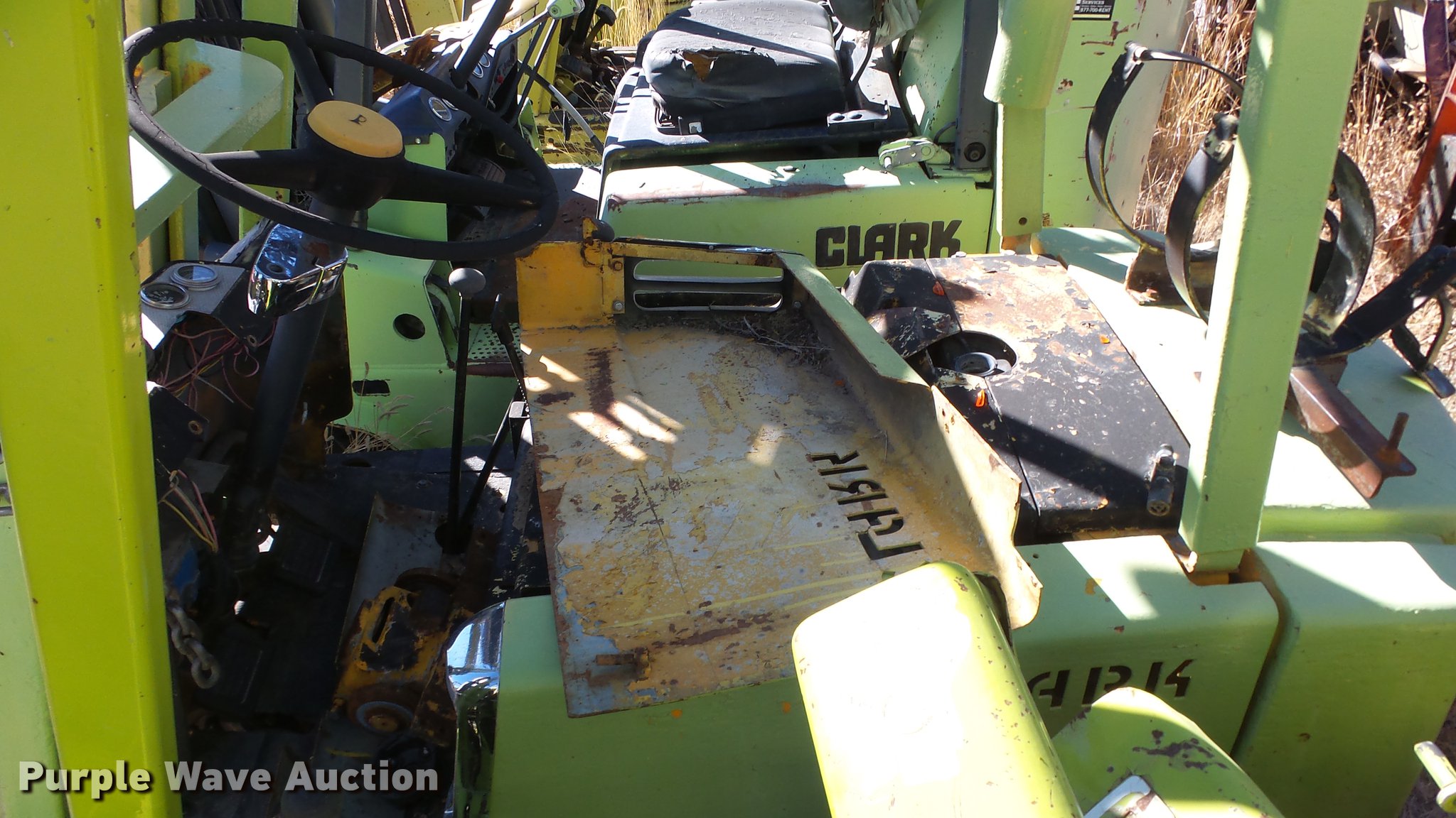 (6) Clark salvage forklifts in Reno, NV | Item FS9792 sold | Purple Wave