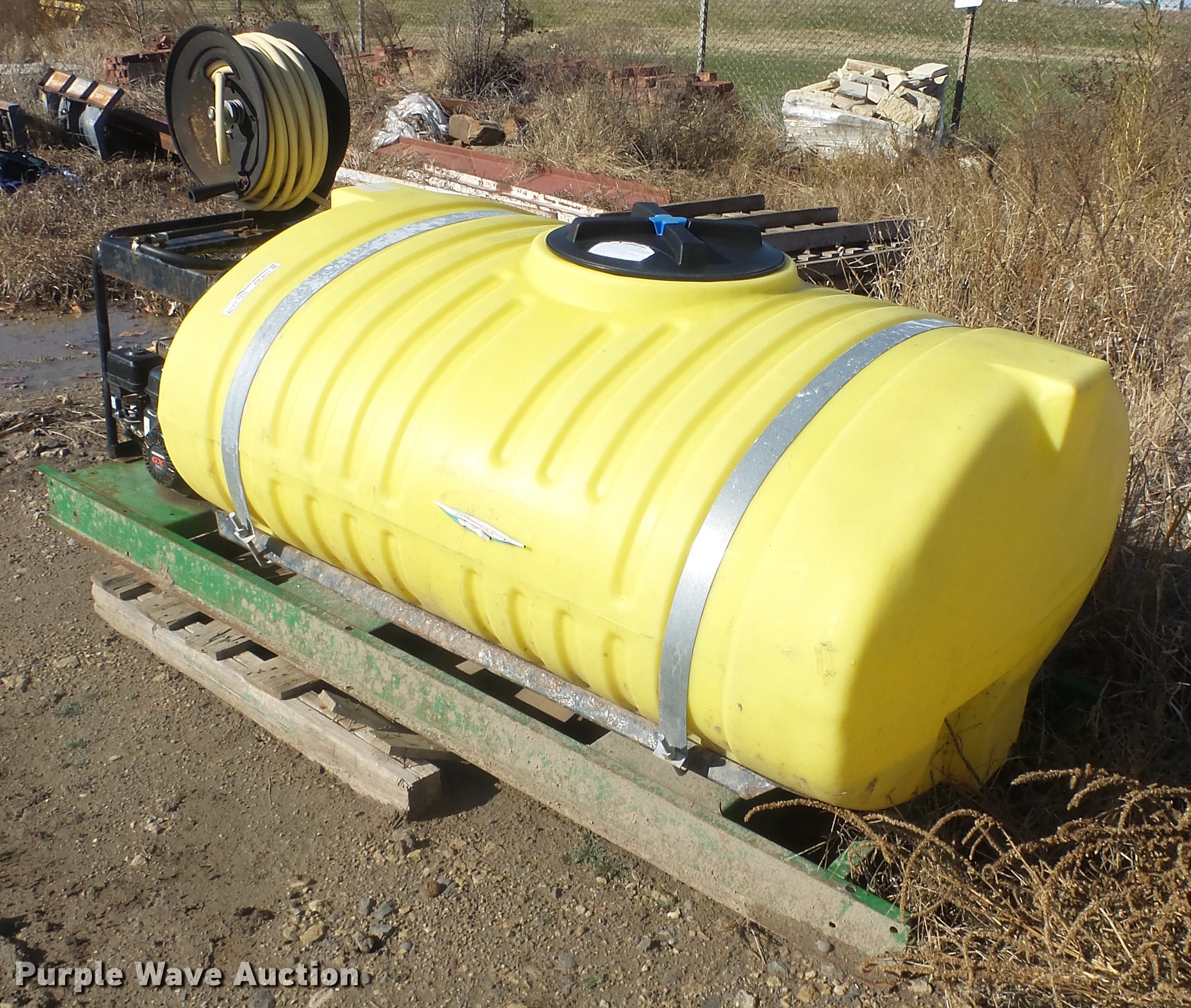 Schaben spray tank in Wichita, KS | Item AM9011 sold | Purple Wave