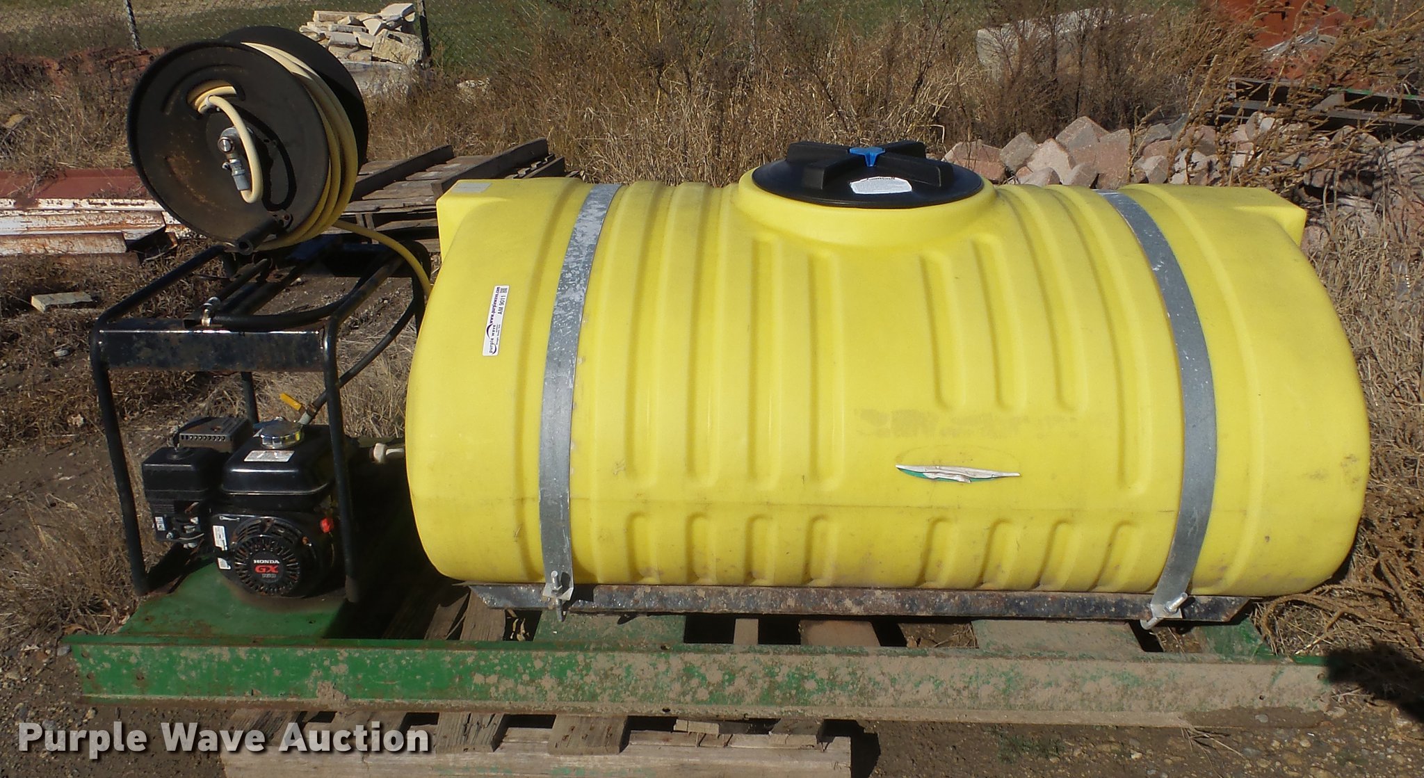 Schaben spray tank in Wichita, KS | Item AM9011 sold | Purple Wave
