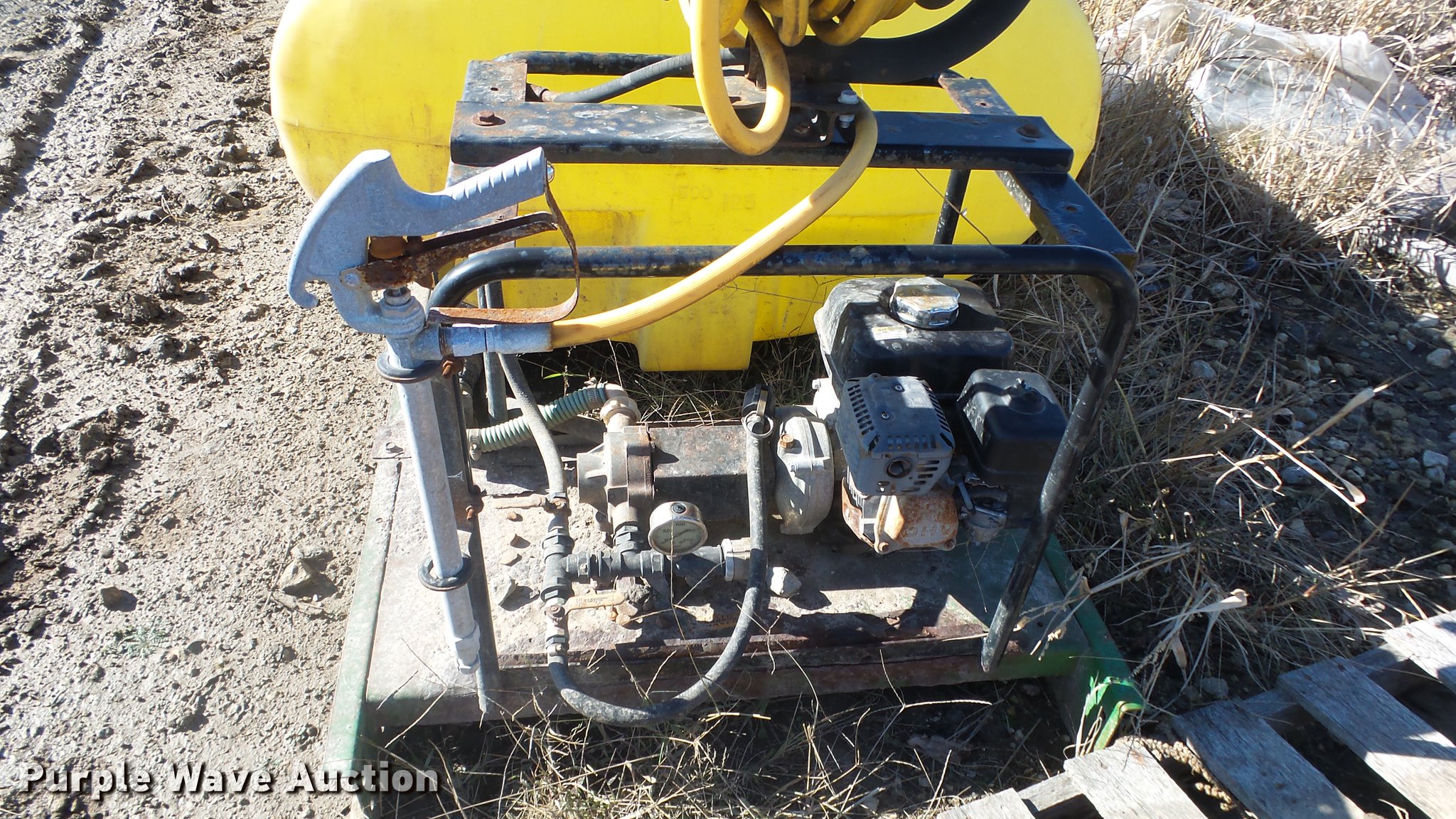 Schaben spray tank in Wichita, KS | Item AM9012 sold | Purple Wave