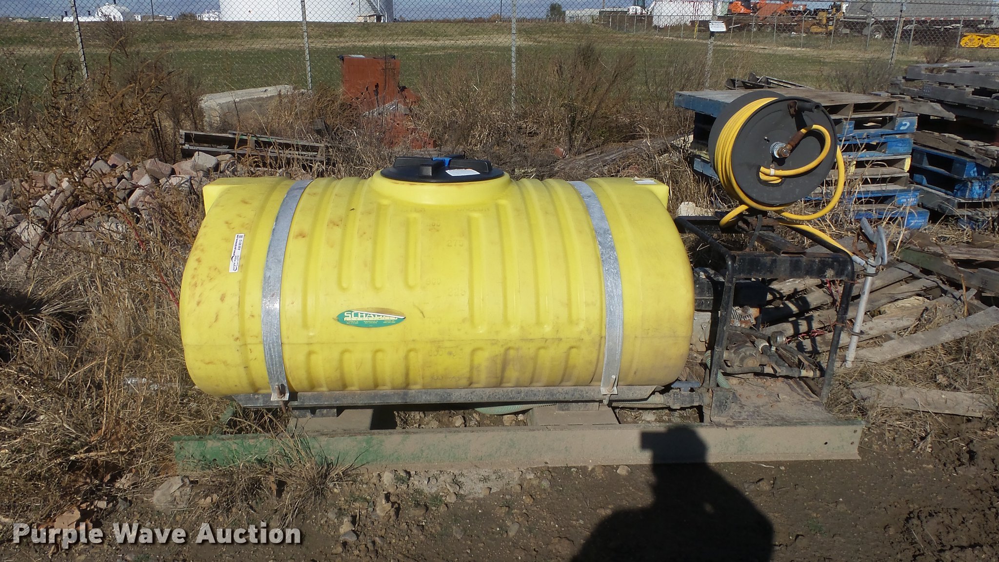 Schaben spray tank in Wichita, KS | Item AM9012 sold | Purple Wave