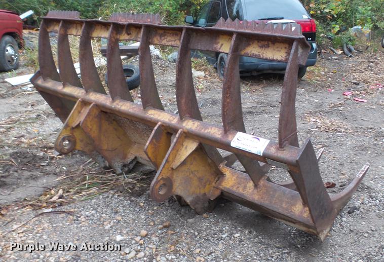 Pemberton JD755IVLR root rake in Fenton, MO | Item DE4941 sold | Purple ...