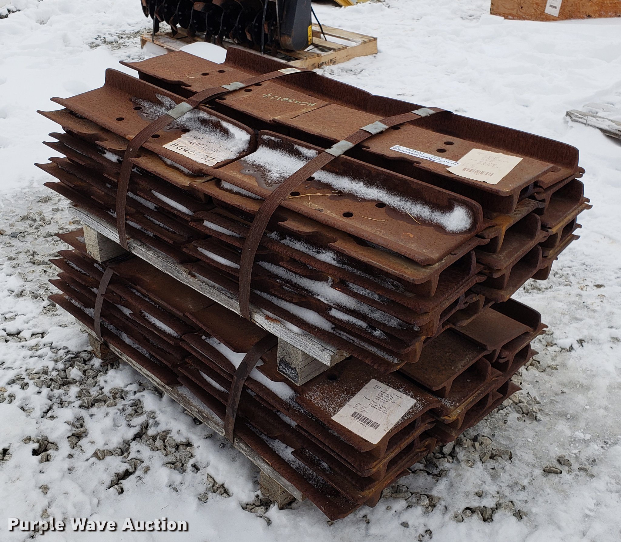 22"W dozer track pads in Kansas City, MO | Item DB9479 sold | Purple Wave