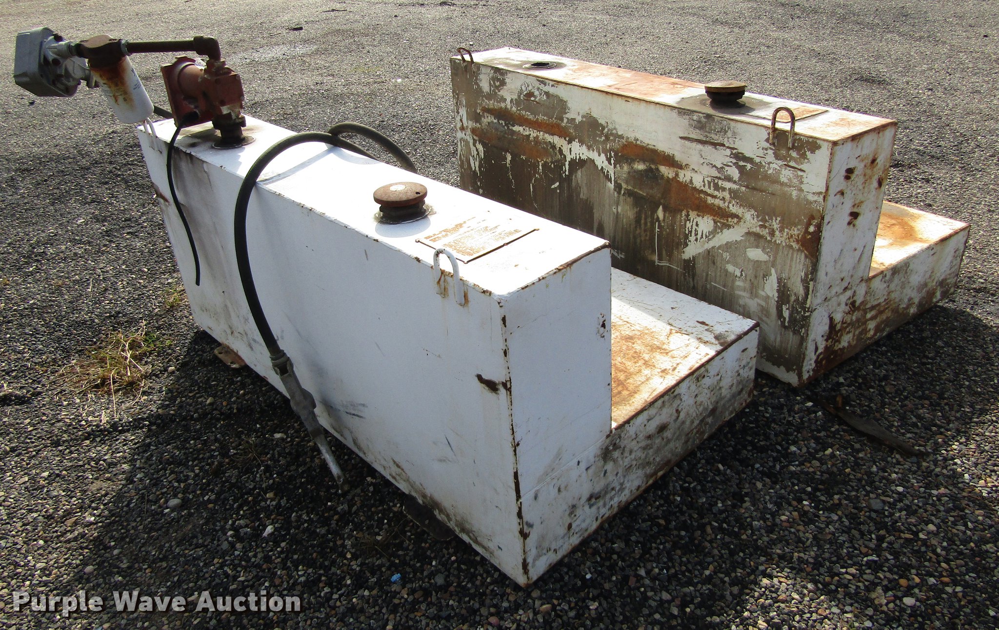 (2) fuel tanks in Texarkana, TX | Item DC0093 sold | Purple Wave
