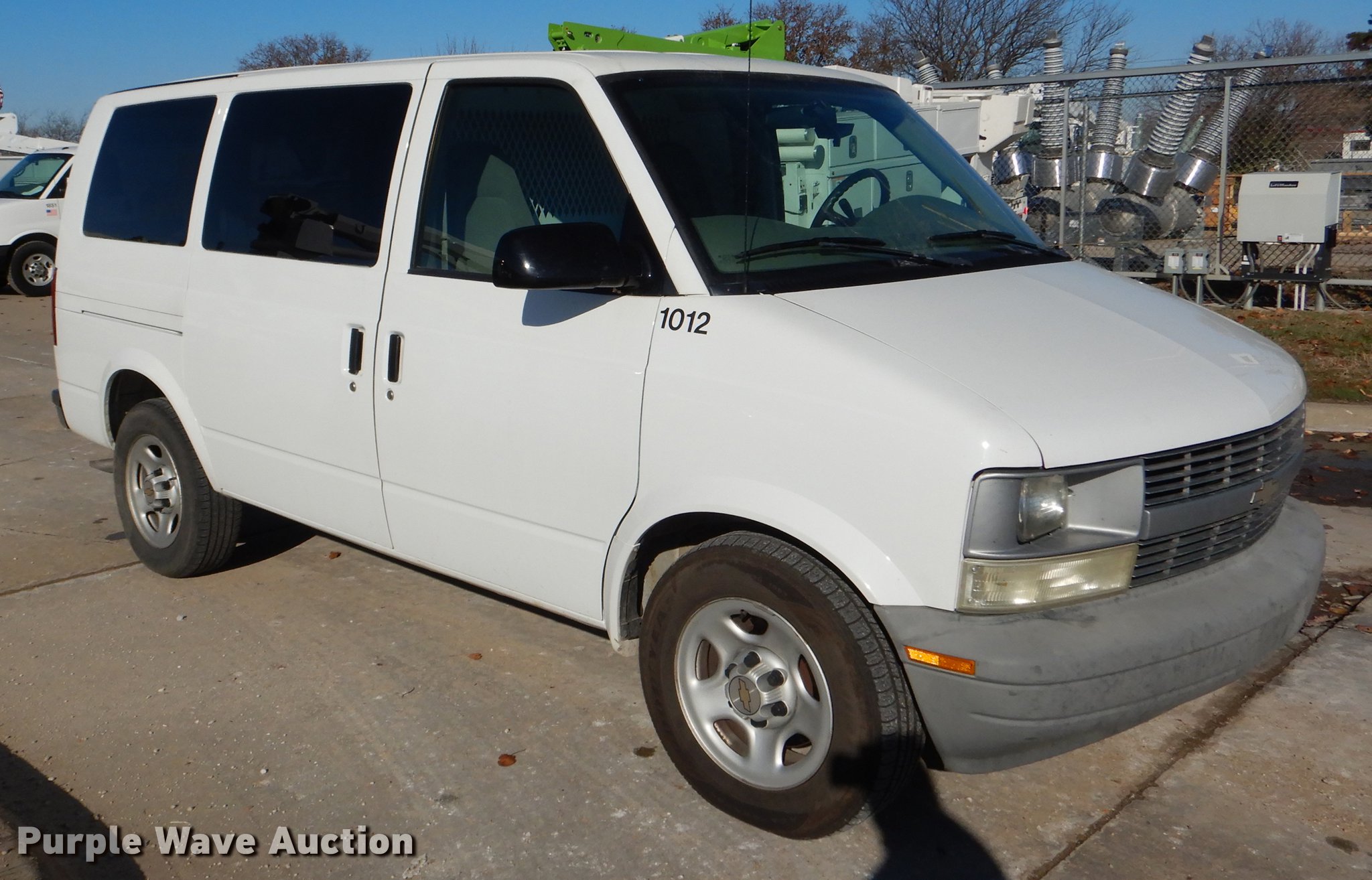 2005 Chevrolet Astro van in Topeka, KS | Item DF1966 sold | Purple Wave