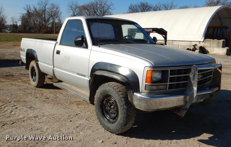 1988 Chevrolet Cheyenne 3500 pickup truck in Mound City, KS | Item ...