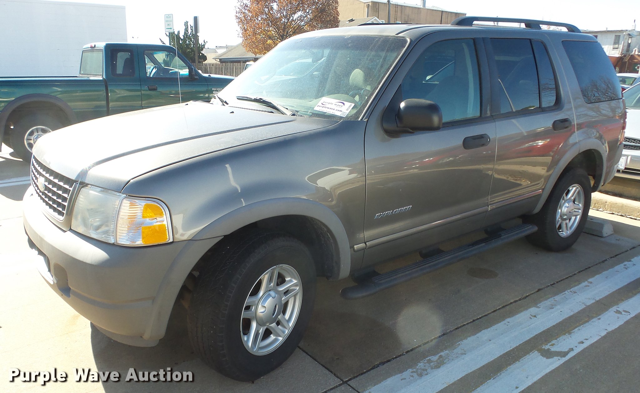 2002 Ford Explorer SUV in Newton, KS | Item DG2801 sold | Purple Wave