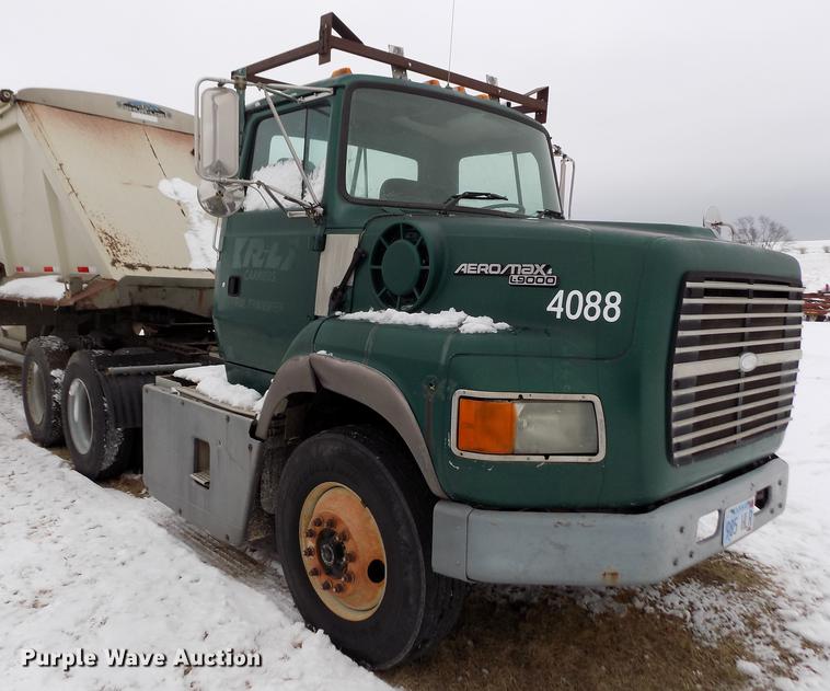 1995 Ford L9000 semi truck in Hunter, KS | Item DB9013 sold | Purple Wave