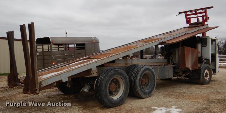 1995 Crane Carrier truck chassis with Stinger hay stacker in Manhattan ...