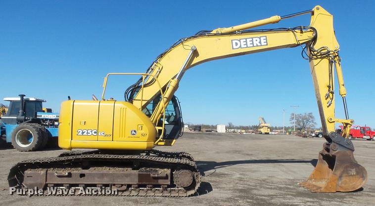 2005 John Deere 225C LC excavator in Valley Center, KS | Item DG2823 ...