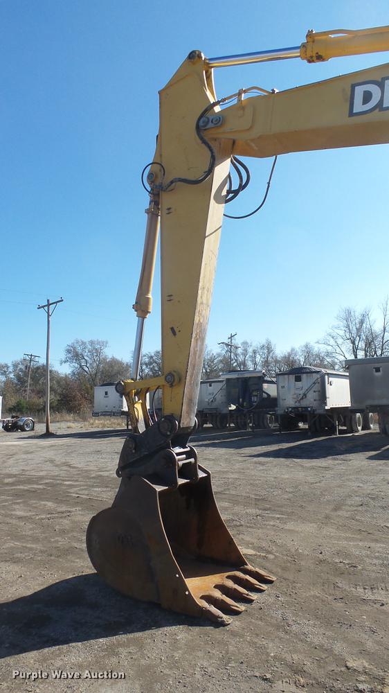 2005 John Deere 225C LC excavator in Valley Center, KS | Item DG2823 ...