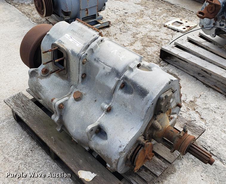 (3) Mack Maxitorque manual transmission in Liberty, MO | Item EF9949 ...