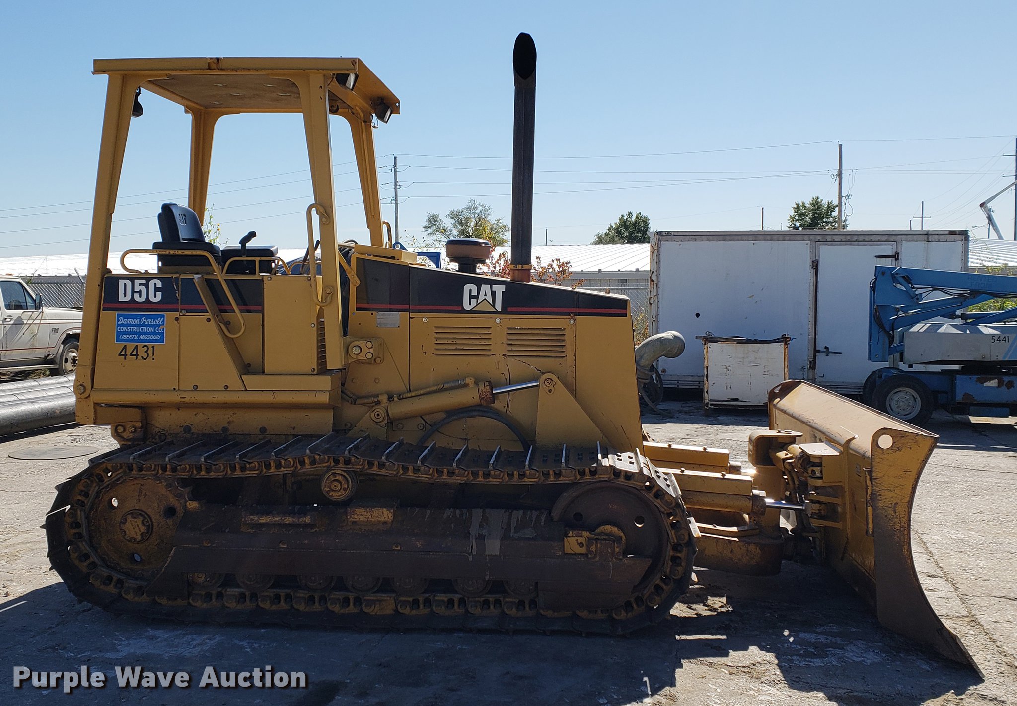 1997 Caterpillar D5C dozer in Liberty, MO | Item DF2481 sold | Purple Wave