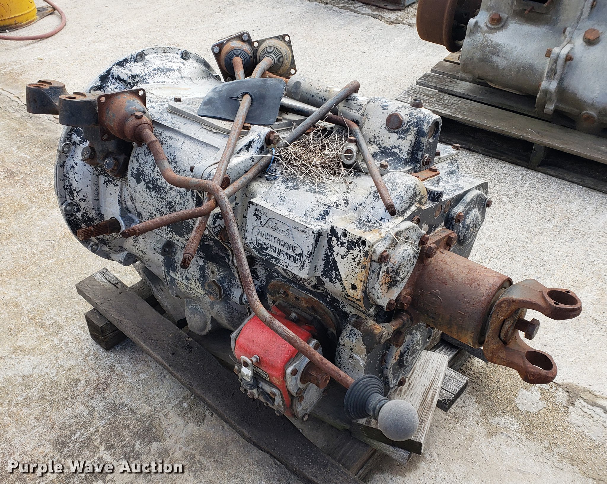 (3) Mack Maxitorque manual transmission in Liberty, MO | Item EF9949 ...
