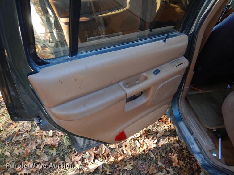 1995 Ford Explorer XLT SUV in Warrensburg, MO | Item DX9474 sold ...