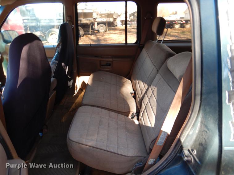 1995 Ford Explorer XLT SUV in Warrensburg, MO | Item DX9474 sold ...