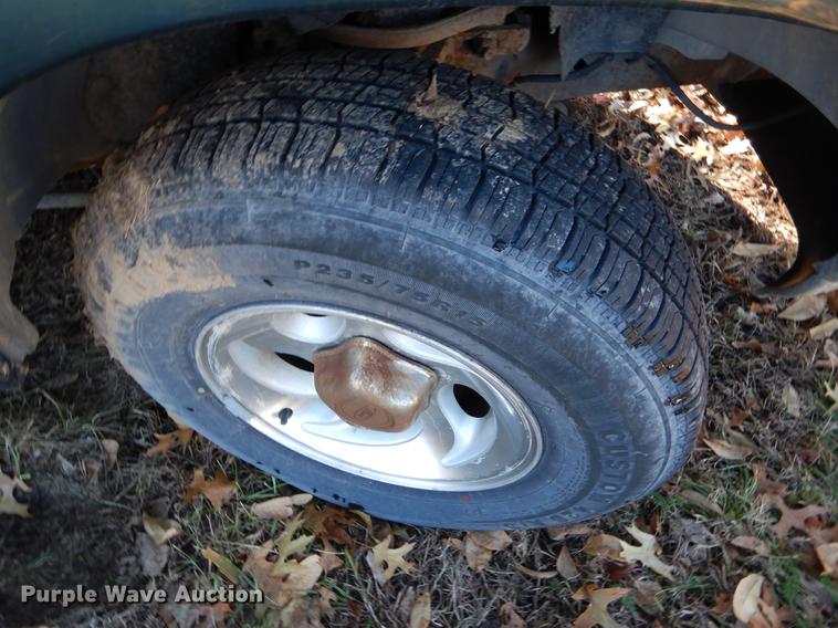 1995 Ford Explorer XLT SUV in Warrensburg, MO | Item DX9474 sold ...