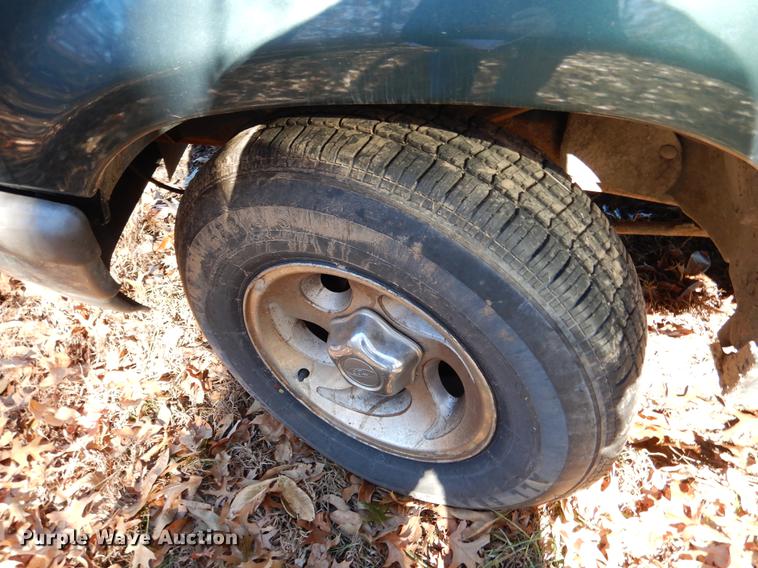 1995 Ford Explorer XLT SUV in Warrensburg, MO | Item DX9474 sold ...