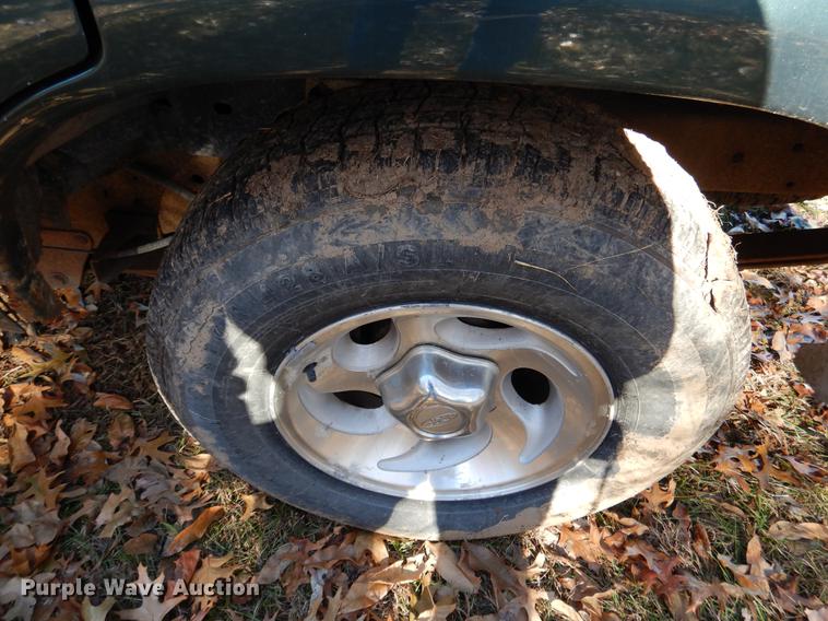1995 Ford Explorer XLT SUV in Warrensburg, MO | Item DX9474 sold ...