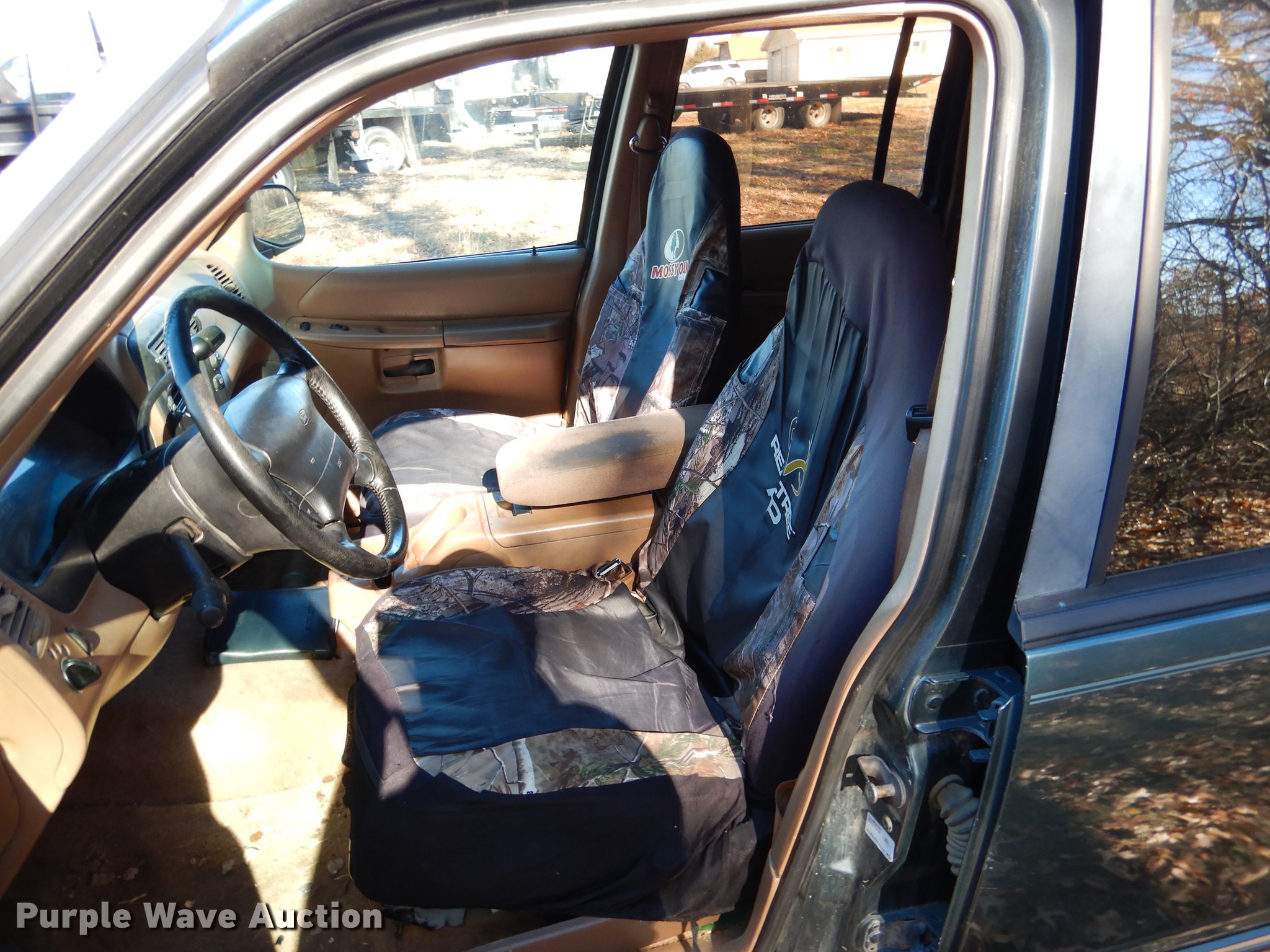 1995 Ford Explorer XLT SUV in Warrensburg, MO | Item DX9474 sold ...