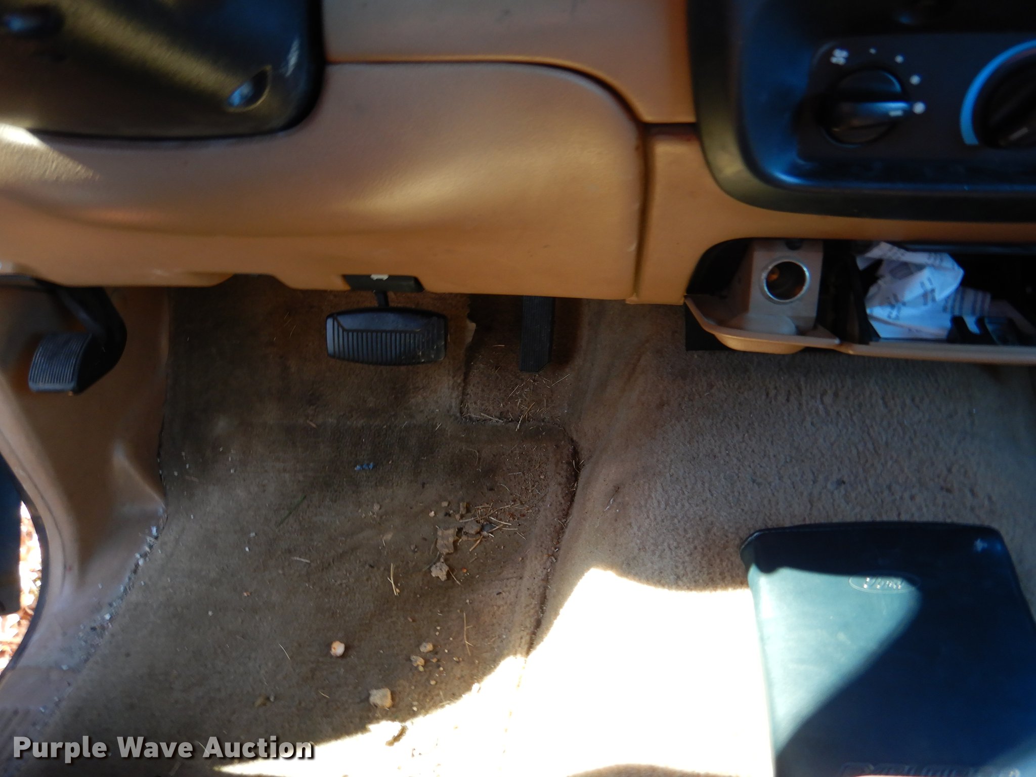 1995 Ford Explorer XLT SUV in Warrensburg, MO | Item DX9474 sold ...