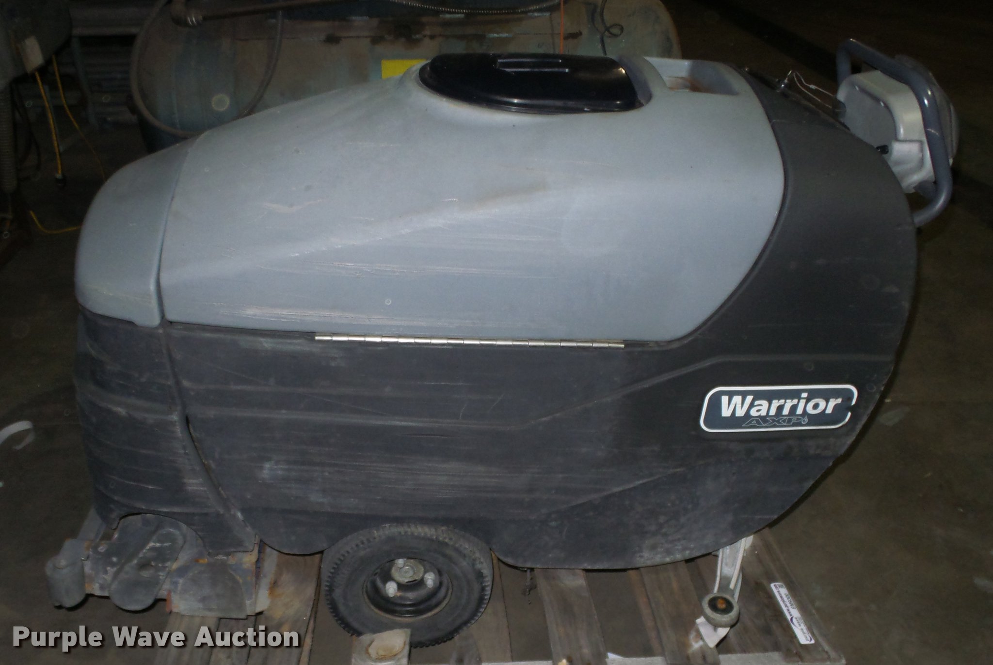 Warrior AXP scrubber in Wichita, KS | Item EM9300 sold | Purple Wave