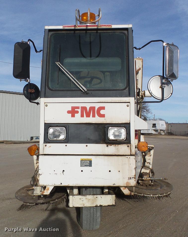 1986 FMC Vanguard 3000 street sweeper in Ransom, KS | Item DF2886 sold ...