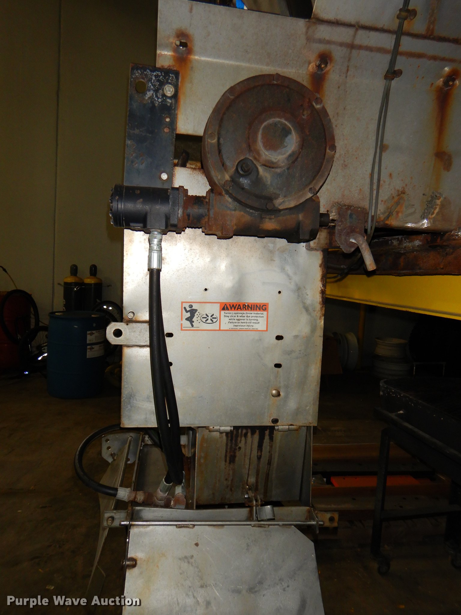 Monroe stainless steel V-box spreader in Merriam, KS | Item EA9139 sold ...