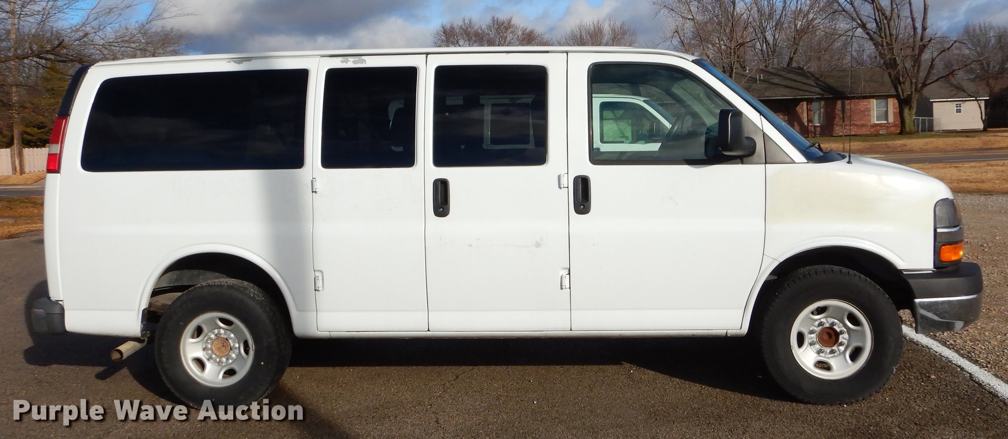 2007 Chevrolet Express 3500 van in Parsons, KS | Item ER9377 sold ...
