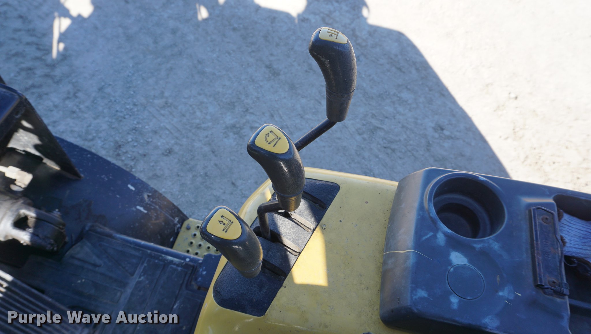 2003 Daewoo G32E forklift in Olathe, KS | Item DE3367 sold | Purple Wave