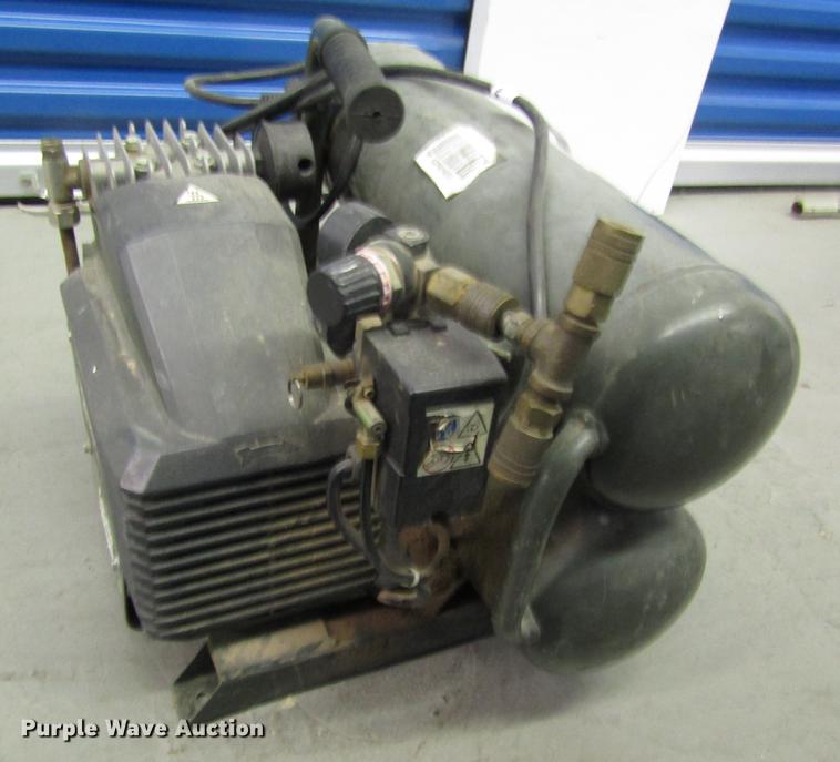 Bull Rol MK246 air compressor in Russell, KS | Item EH9352 sold ...