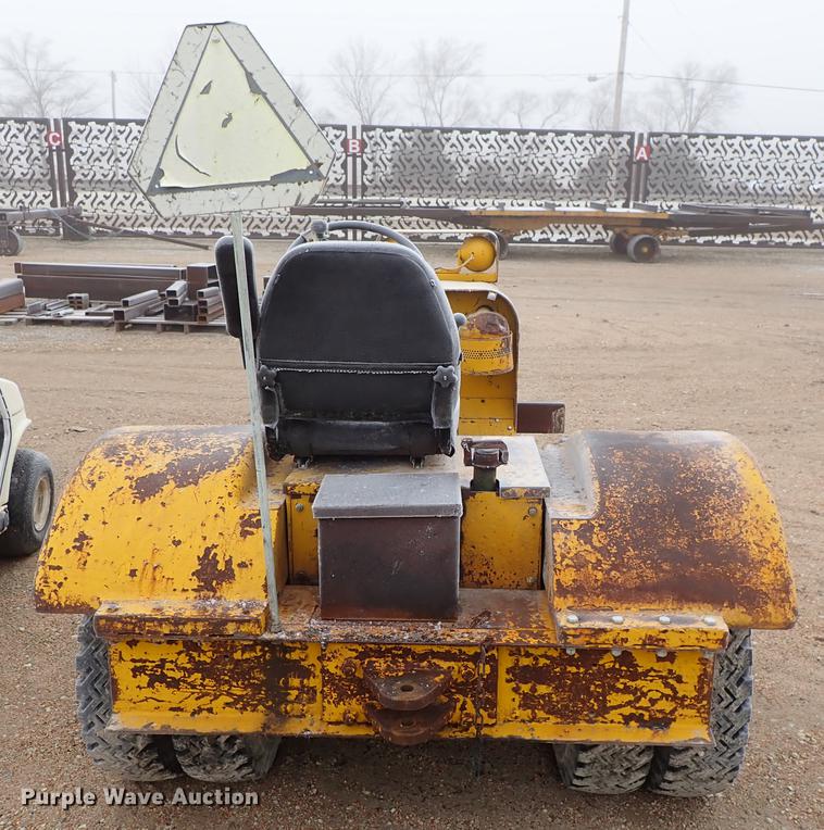 Clark tug in Halstead, KS | Item FH9526 sold | Purple Wave