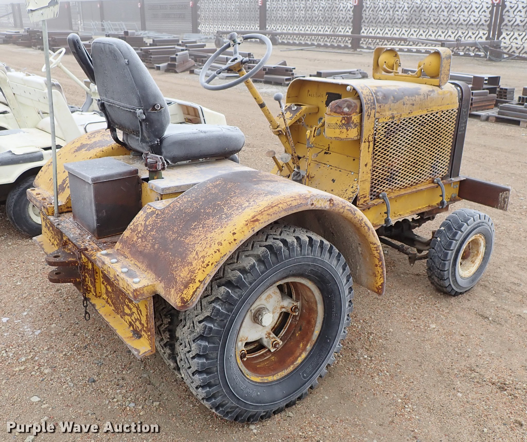 Clark tug in Halstead, KS | Item FH9526 sold | Purple Wave