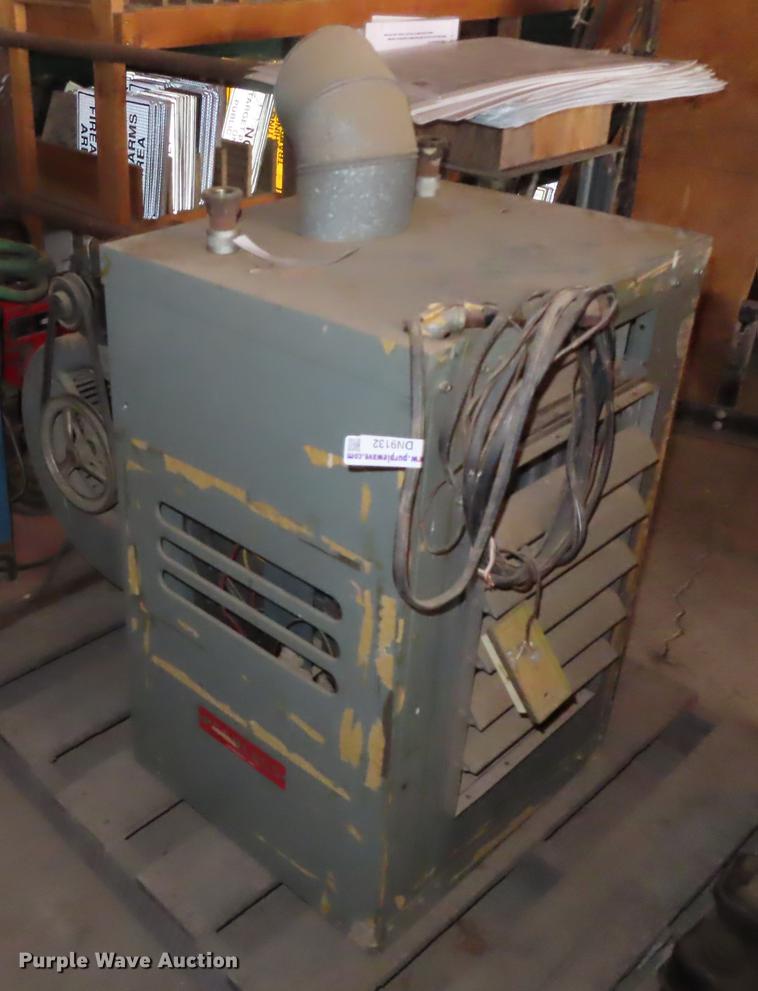 Peerless propane heater in Columbus, KS | Item DN9132 sold | Purple Wave