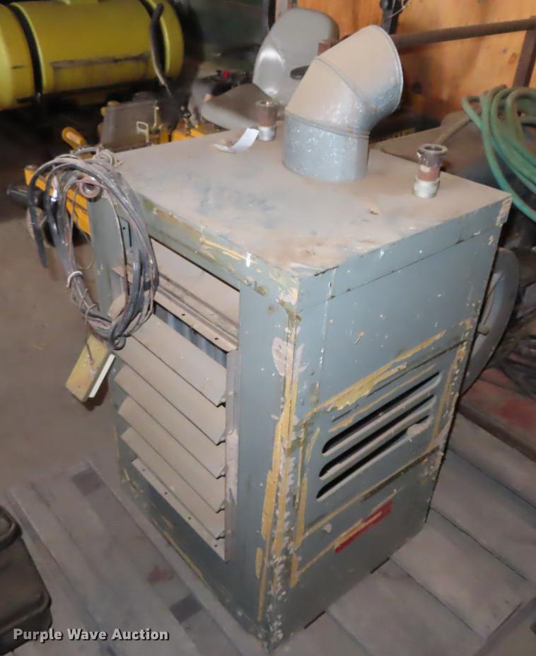 Peerless propane heater in Columbus, KS | Item DN9132 sold | Purple Wave