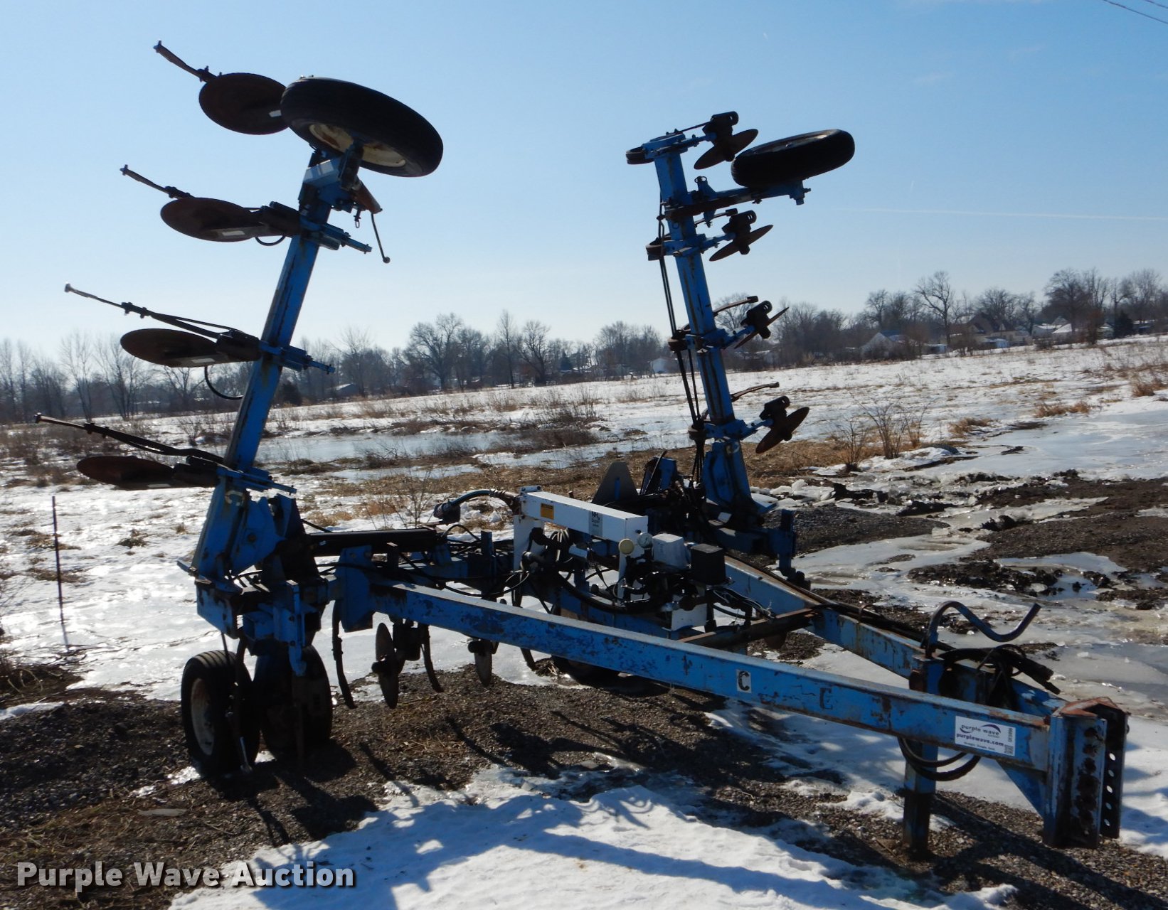 Anhydrous ammonia toolbar in Laddonia, MO | Item DE5996 sold | Purple Wave