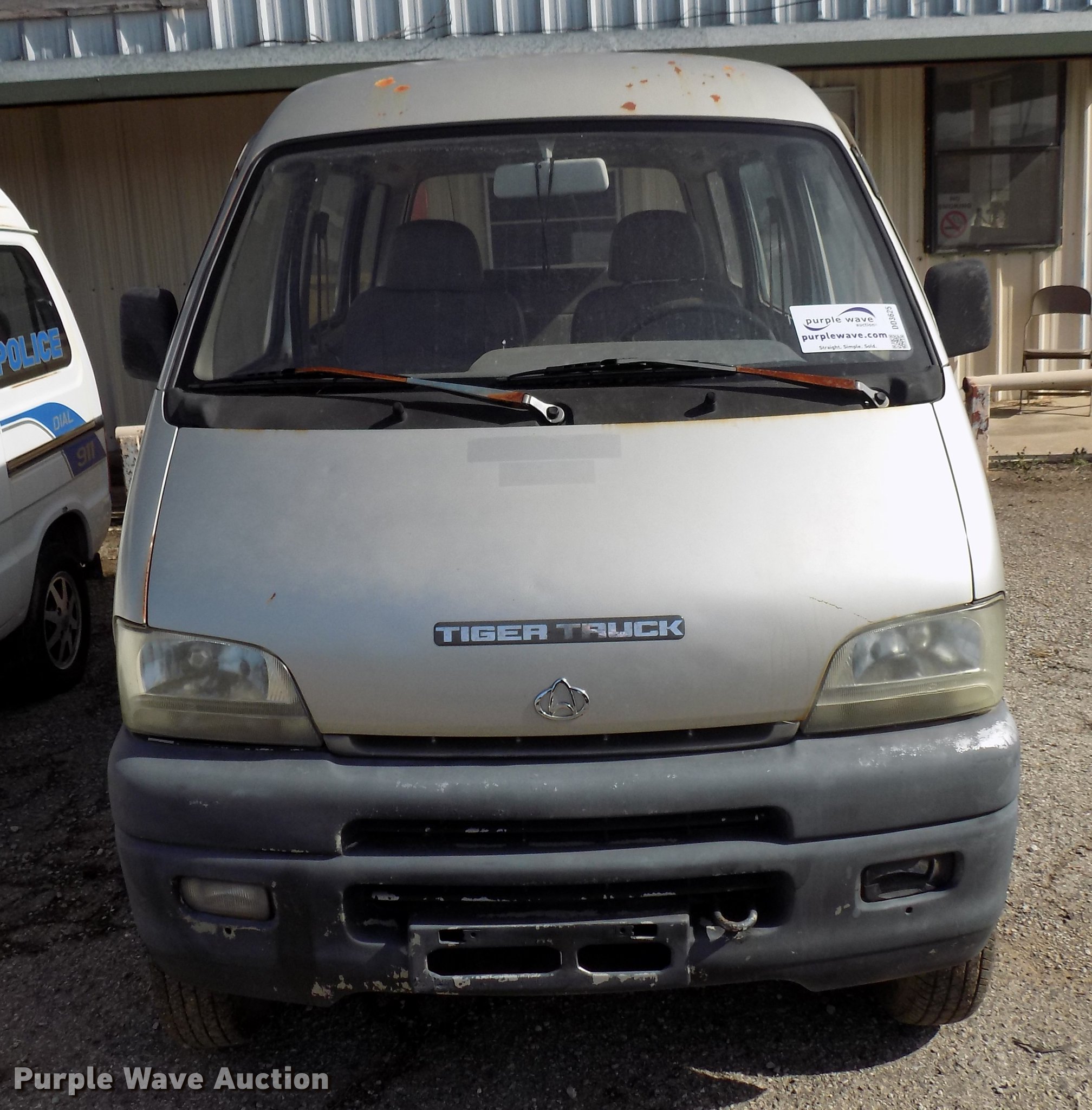 2004 Tiger Truck van in Elmore City, OK | Item DD3625 sold | Purple Wave