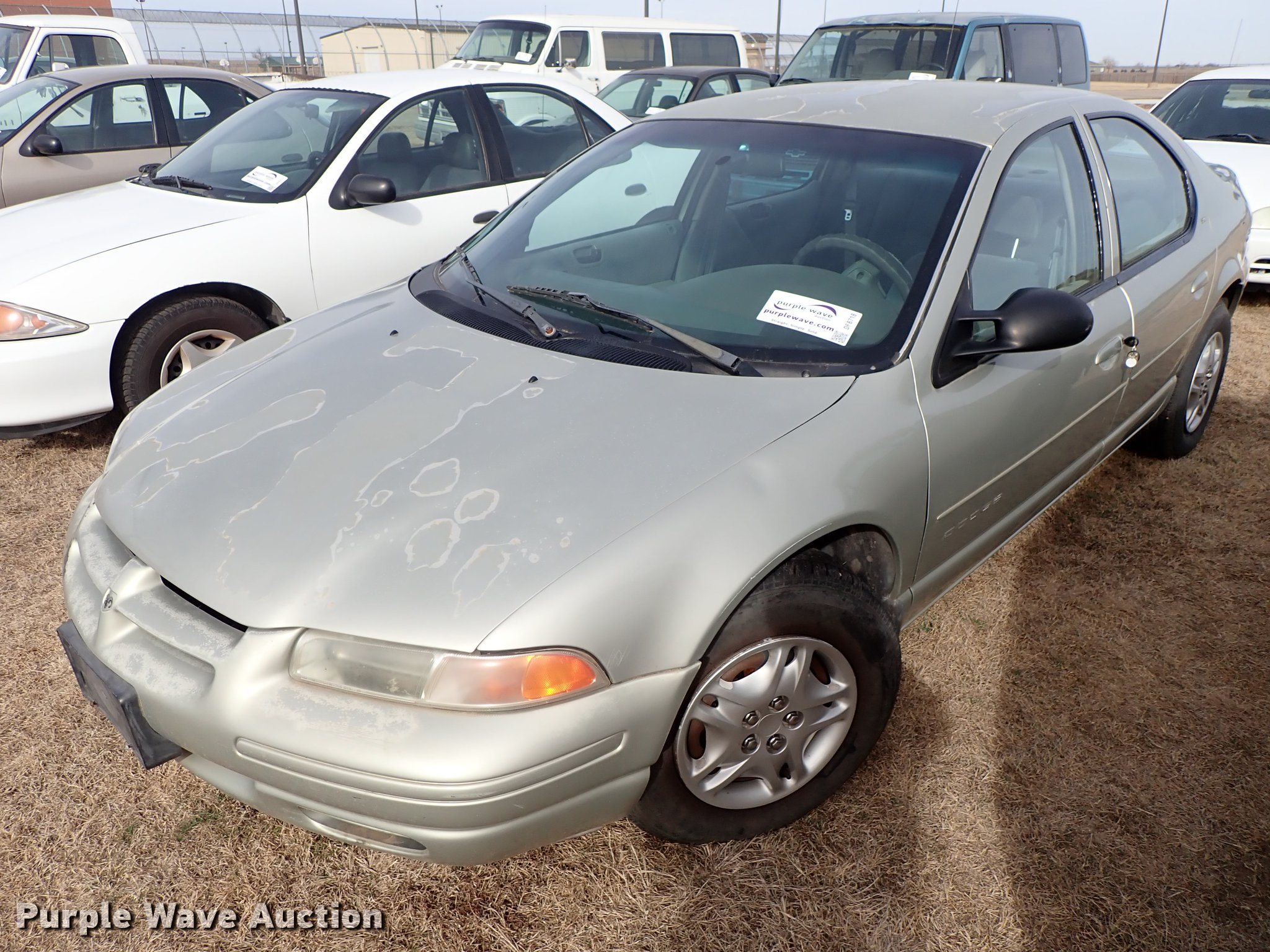 2000 Dodge Stratus in Larned, KS | Item DF8718 sold | Purple Wave