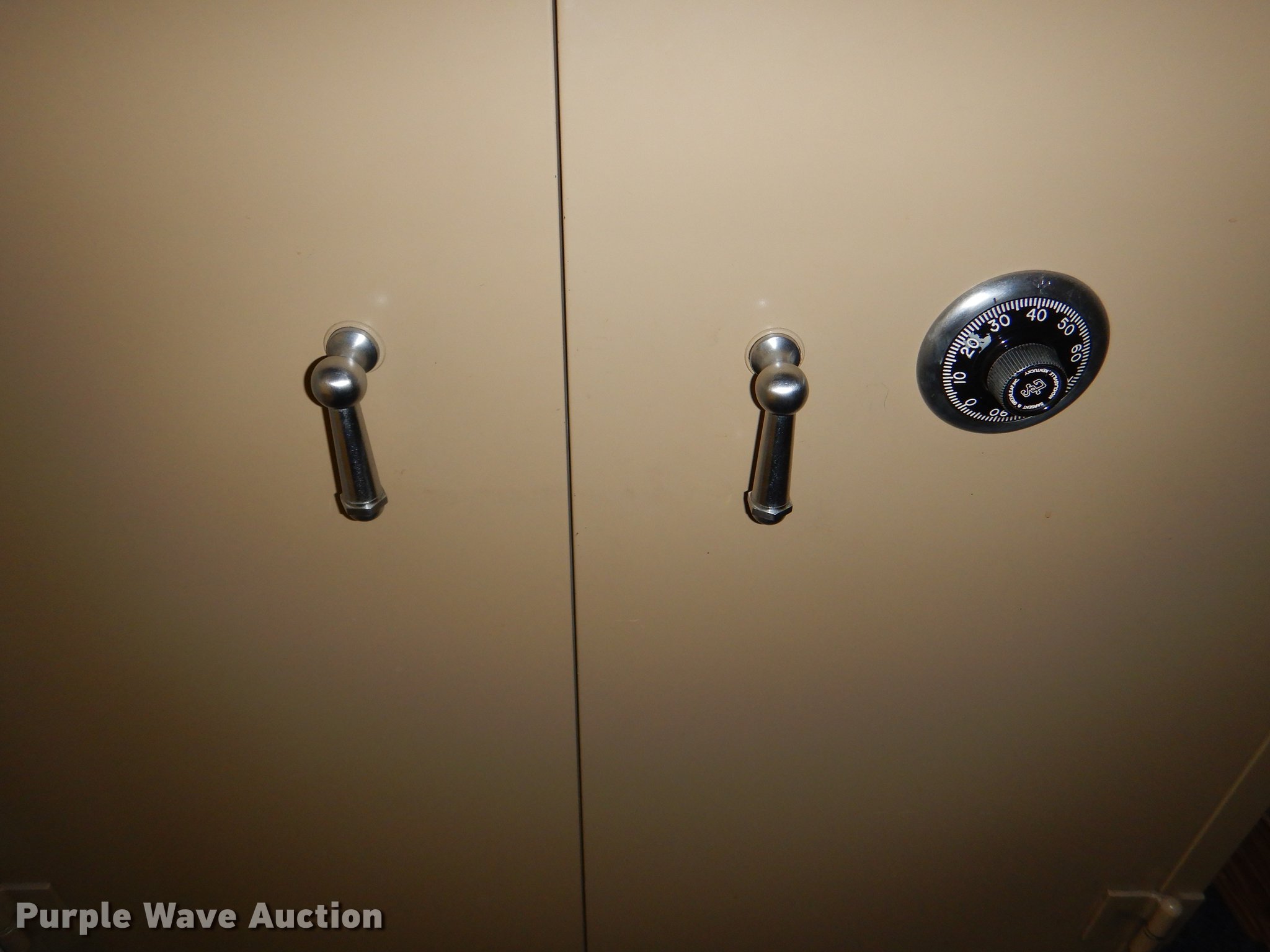 Shaw Walker safe in Manhattan, KS | Item EA9239 sold | Purple Wave