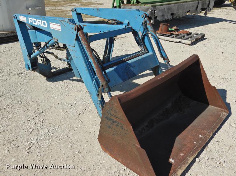 Ford 7109 loader in Lampasas, TX | Item DF2521 sold | Purple Wave