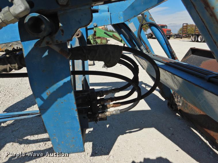 Ford 7109 loader in Lampasas, TX | Item DF2521 sold | Purple Wave