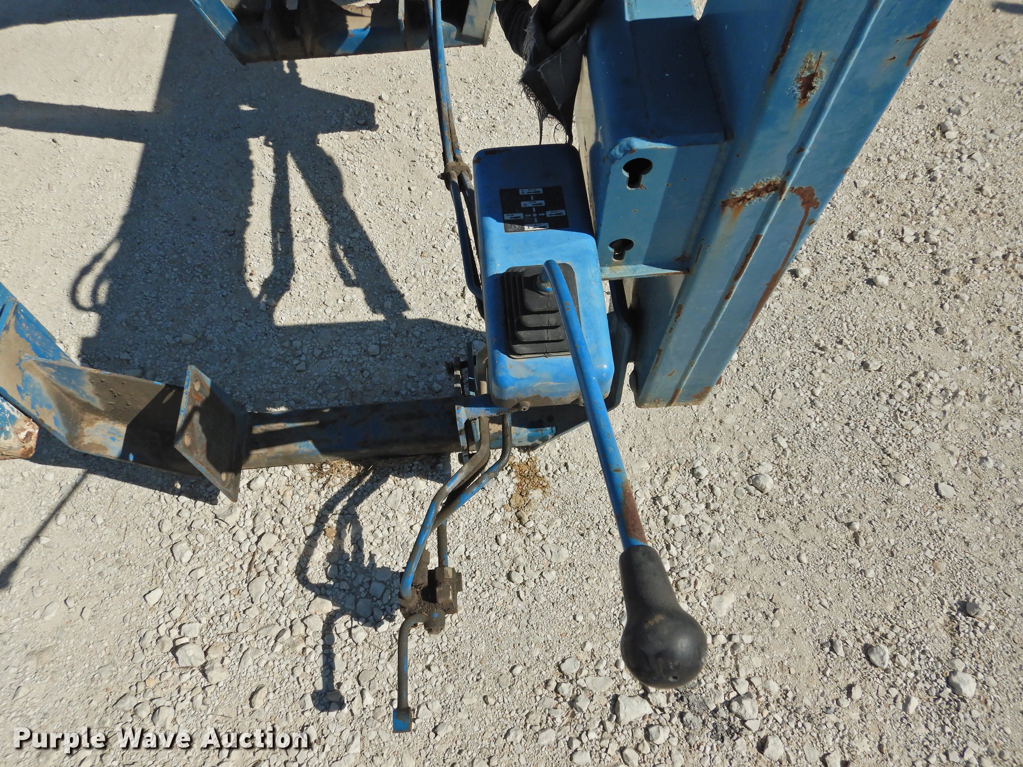 Ford 7109 loader in Lampasas, TX | Item DF2521 sold | Purple Wave